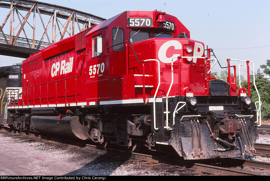 CP 5570 on CSX Q403